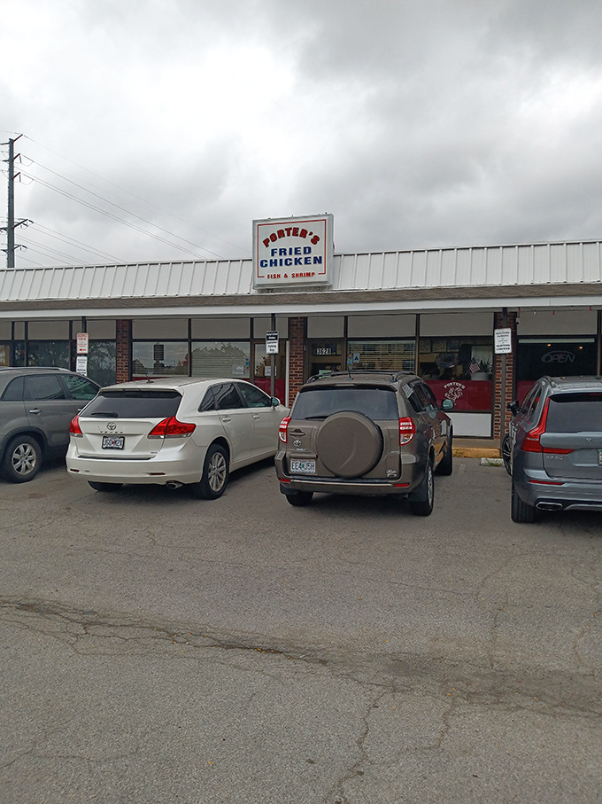 A parking lot full of cars is the only advertising this chicken joint needs &ndash; when it's this good, word of mouth does all the work.
