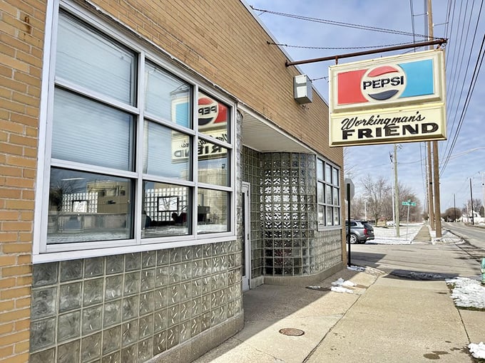 Glass blocks and yellow brick speak of simpler times. The Workingman's Friend keeps Indiana's tenderloin tradition alive without any fuss.