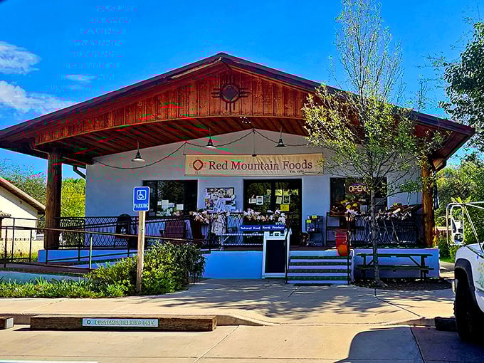 Red Mountain Foods offers a shaded porch perfect for people-watching while enjoying organic treats &ndash; proving health food doesn't require big city zip codes.