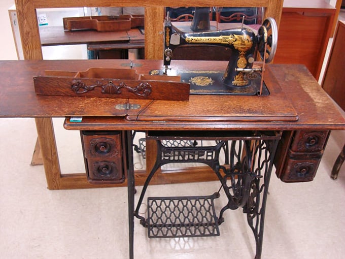 This isn't just a Singer sewing machine&mdash;it's industrial revolution craftsmanship that survived decades to become both functional art and conversation piece.
