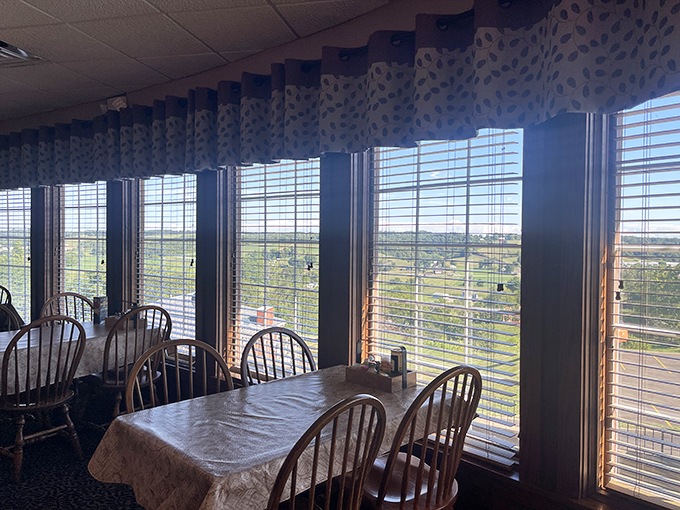 Natural light floods the dining area, making your enormous breakfast look even more photogenic before you devour it.