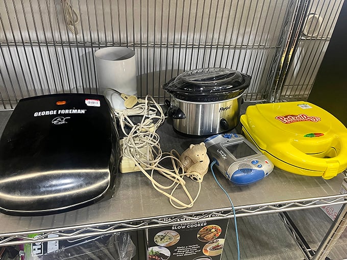 George Foreman grills and slow cookers galore! Kitchen counter heroes waiting to be plugged in again, ready to make meals in their second chapter.