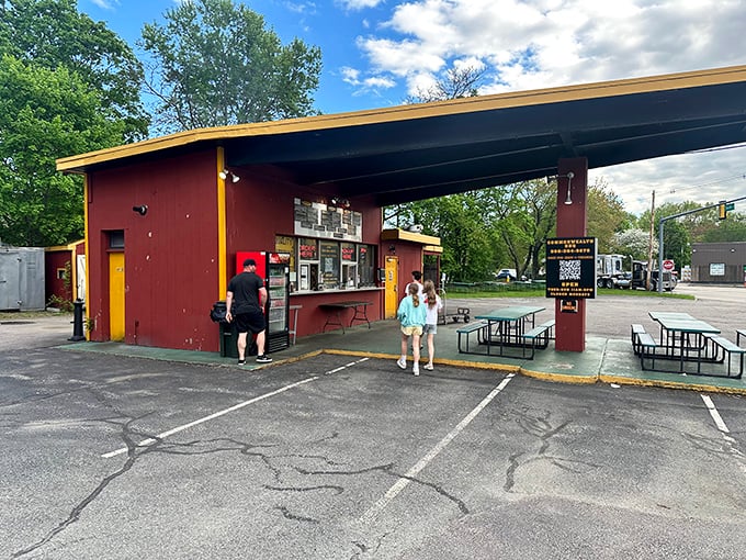 Commonwealth BBQ ordering window: This no-nonsense BBQ stand proves the inverse relationship between architectural complexity and flavor intensity.