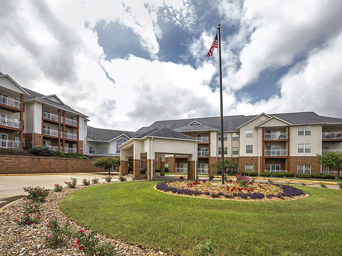 Apartment living in Ottumwa offers modern comfort with classic Midwestern charm. That landscaping isn't just pretty&mdash;it's Iowa pride in bloom!
