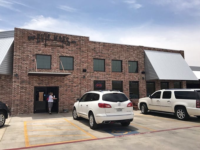 Snow's BBQ at twilight - where barbecue dreams come true if you're willing to rise before the sun.