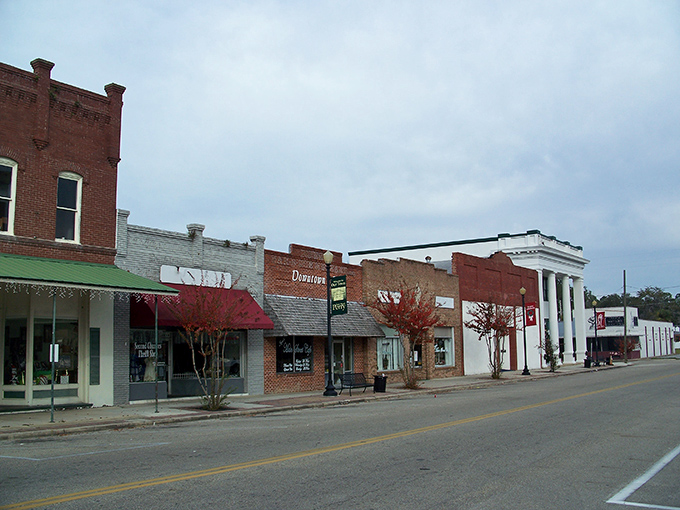Small-town Florida doesn't get more authentic than Perry, where friendly locals and affordable living welcome retirees with open arms.