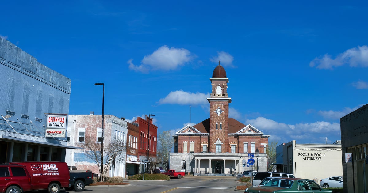 10 Slow-Paced Towns In Alabama Where Retirees Can Live Comfortably On ...