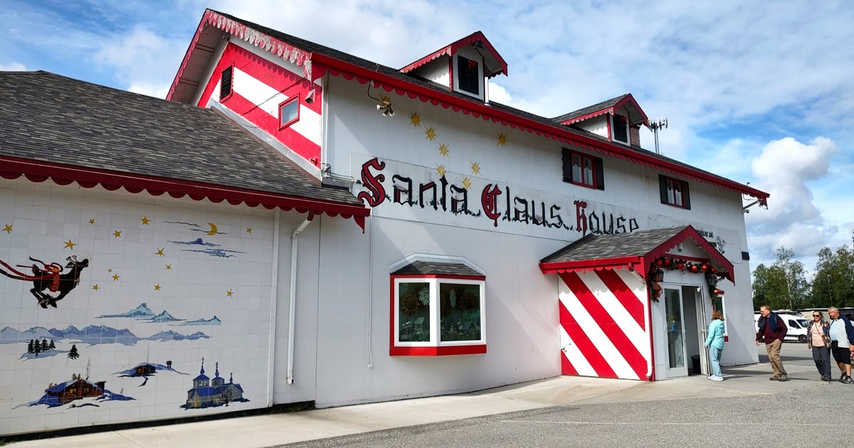 Santa Store The Magical Santa Claus-Themed Store In Alaska Where Every Day Is Christmas