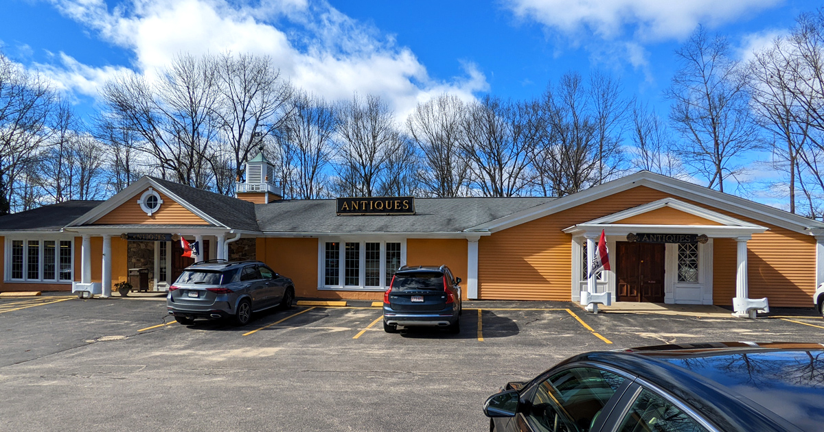 The Enormous Antique Store In Massachusetts That Easily Takes An Entire ...