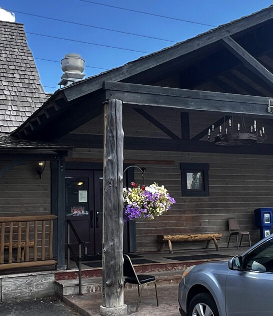 cinnamon roll restaurant wyoming ftr