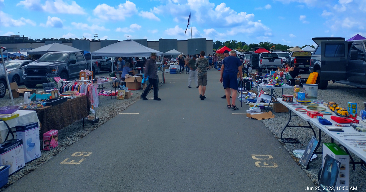 11 Enormous Flea Markets In Pennsylvania Where $40 Completely Fills ...