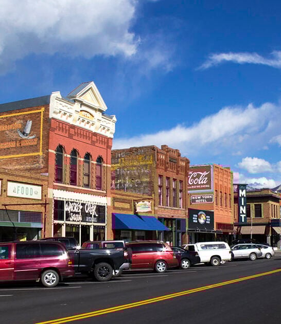 dreamy montana mountain town ftr