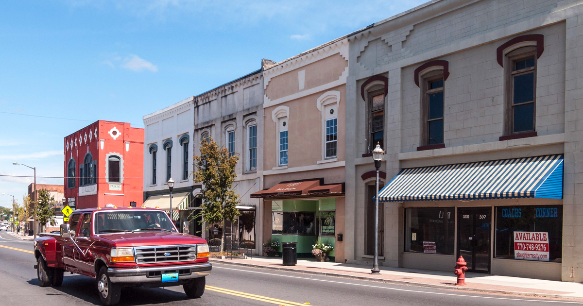 10 Quaint Small Towns In Georgia Where Life Moves At A Slower Pace