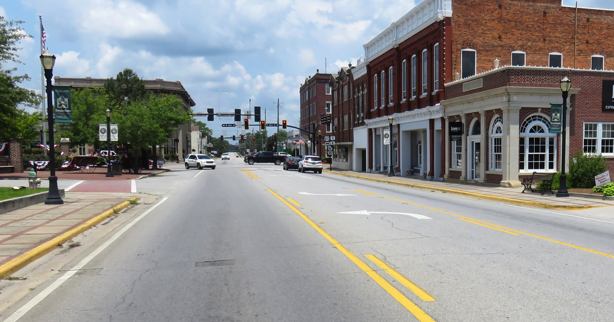 10 Small Towns In Georgia People Move To When They Want To Live Simply