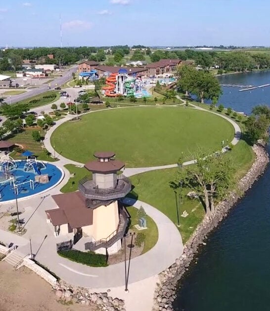 gorgeous lake town iowa ftr