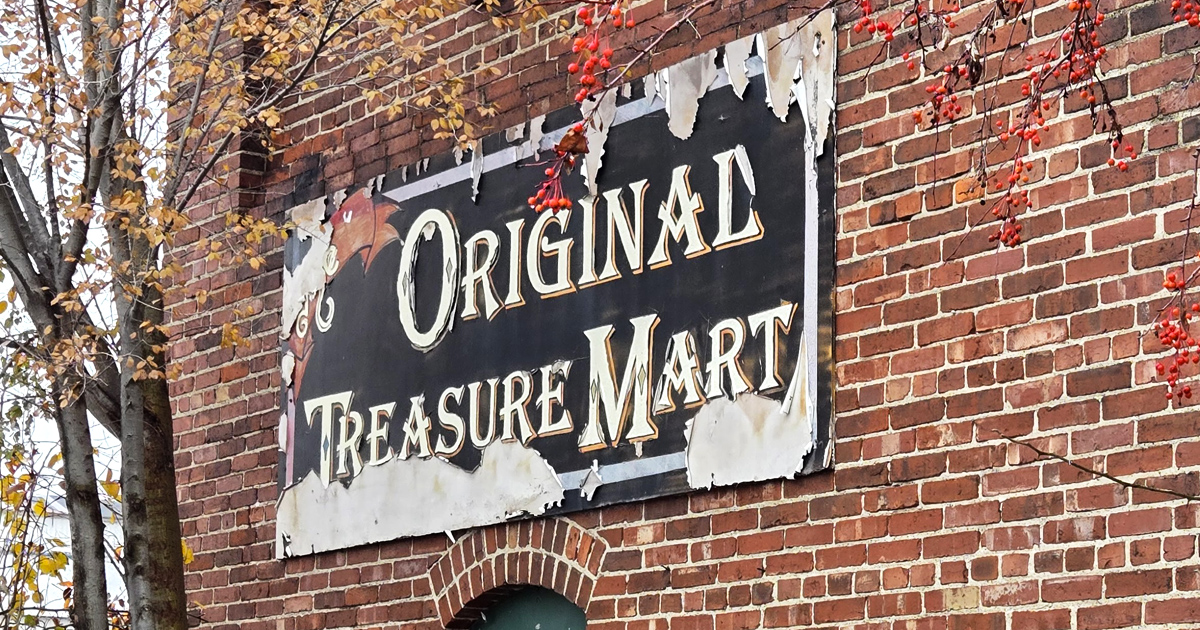 The Massive Thrift Store In Indiana Where Locals Go Crazy For Dirt ...