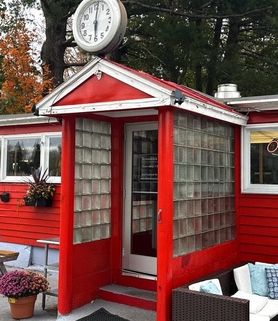 maine railcar lobster roll ftr
