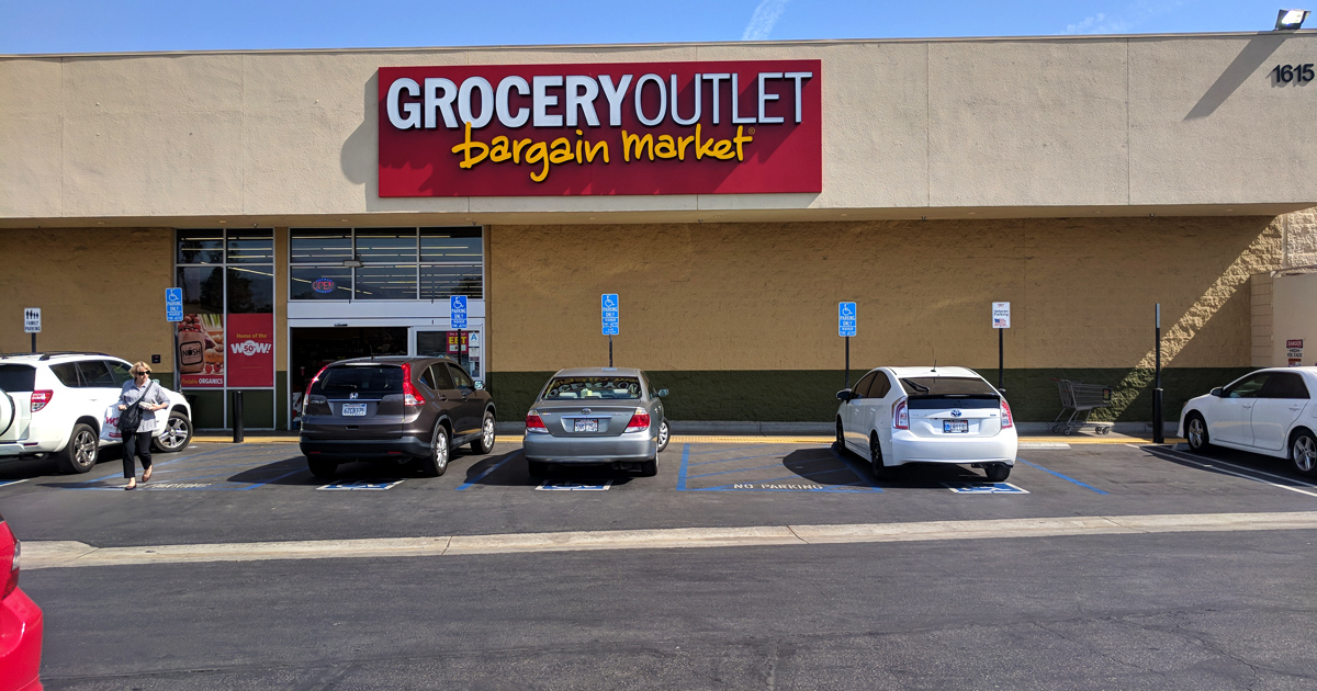 The Massive Grocery Store In California That Saves Locals $4,000 Every Year