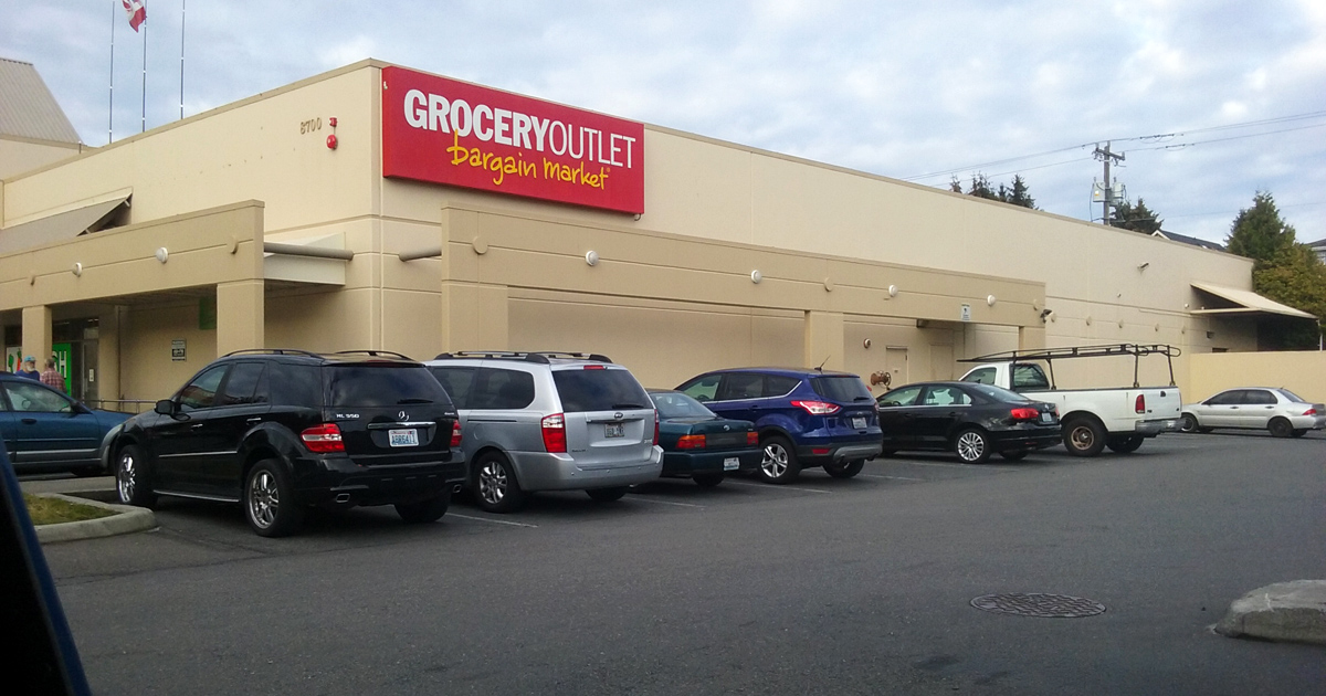 The Massive Grocery Store In Washington That Saves Locals $4,000 Every Year