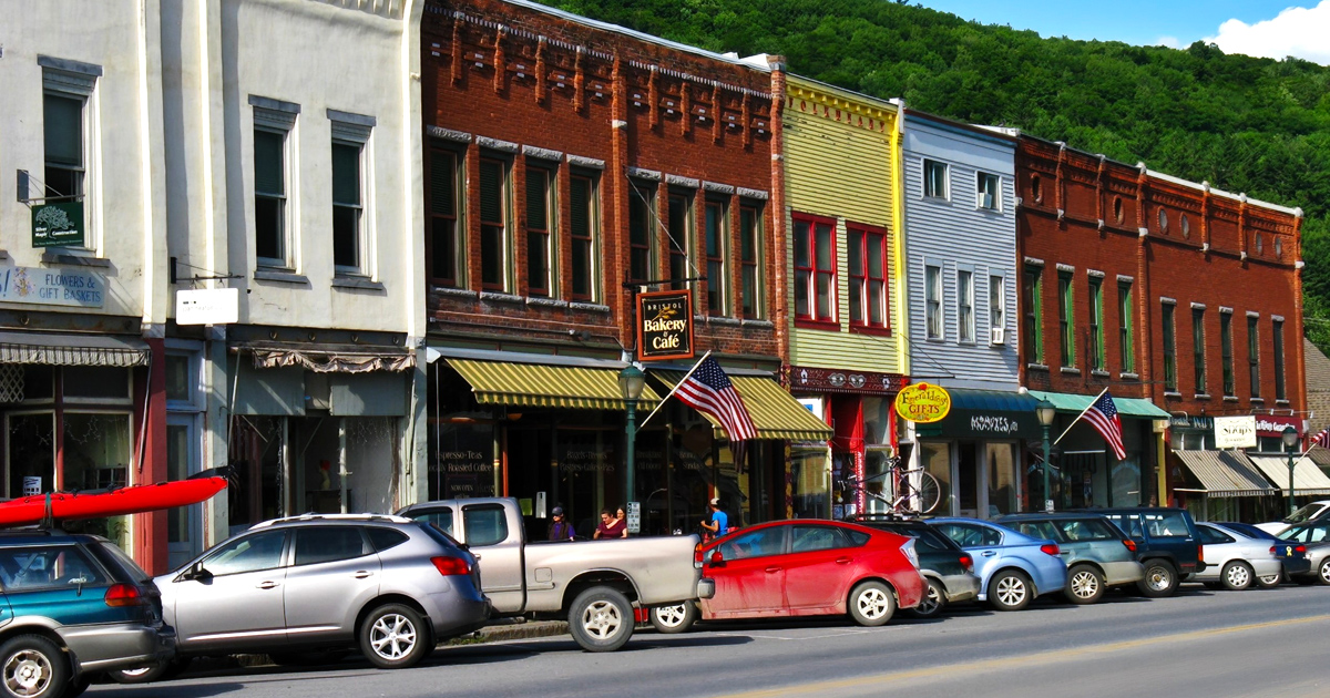 10 Peaceful Towns In Vermont So Affordable, You Can Live On Social ...