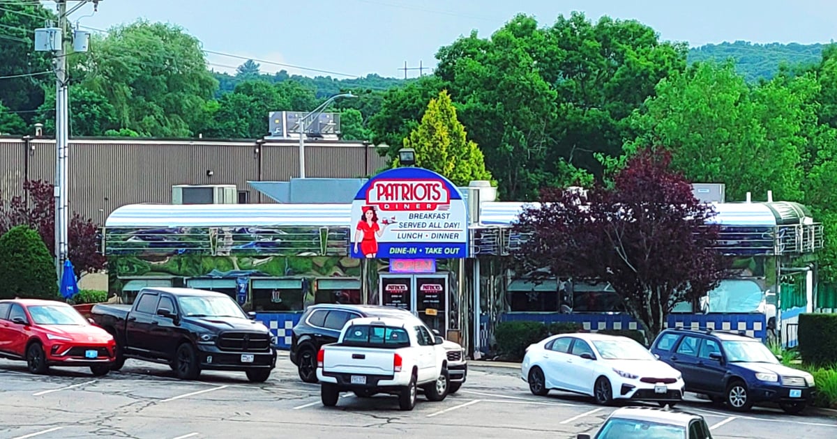 This Retro Diner In Rhode Island Serves Up The Best French Toast You'll ...