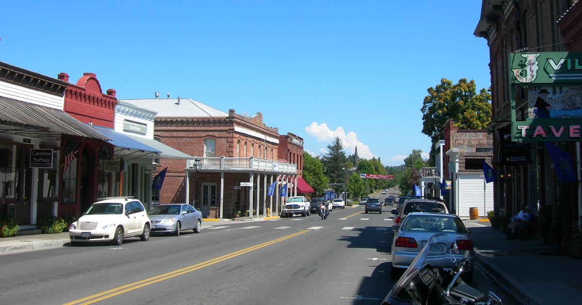 This Peaceful Town In Oregon Is Affordable, Quiet, And Easy To Fall In ...
