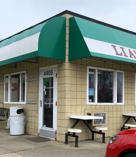 wall restaurants michigan pizza ftr