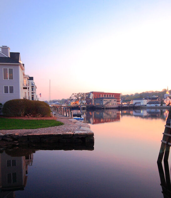 waterfront town connecticut getaway ftr