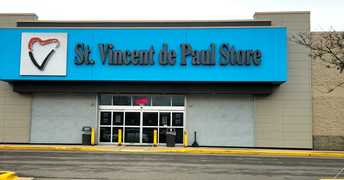 This Massive Thrift Store In Wisconsin Is Where $30 Goes Shockingly Far