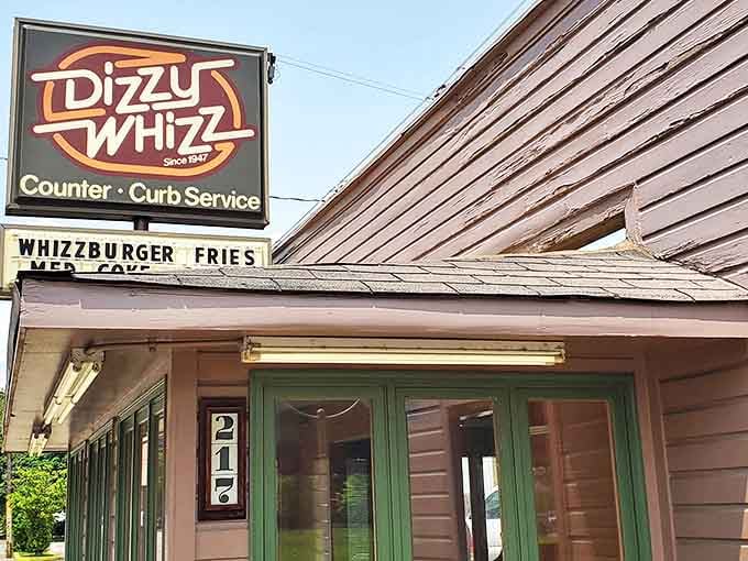 Like a sentry guarding delicious secrets, the Dizzy Whizz exterior promises no-frills dining where the food does all the talking.
