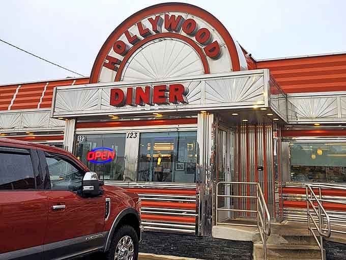 Step into a time machine disguised as a restaurant! The classic stainless steel exterior and red accents of Hollywood Diner scream "American classic" louder than a '57 Chevy.