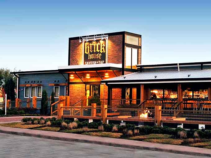 The warm glow of Brick House Tavern + Tap beckons from Niagara Falls Boulevard like a lighthouse for the hungry and thirsty.