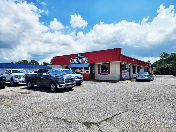The bright red roof of Cou-yon's beckons like a barbecue lighthouse, guiding hungry travelers to this Port Allen treasure just across the Mississippi.