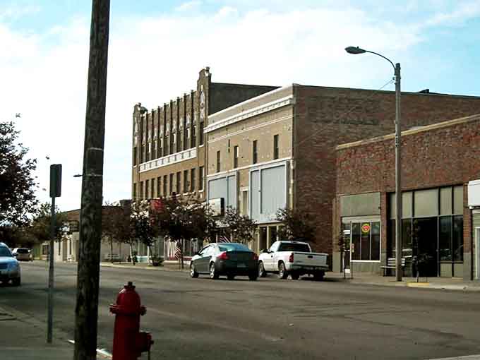 Wide open streets and big sky living&mdash;this is Glasgow, where your commute never involves honking or road rage therapy sessions.