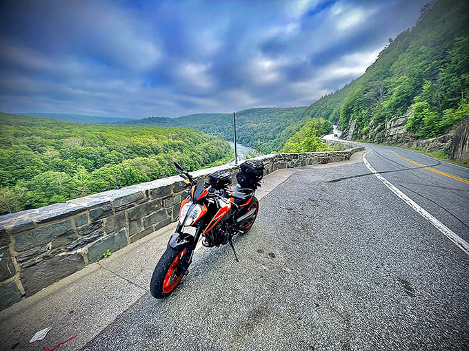 Two wheels or four&mdash;the winding roads of the Upper Delaware offer therapeutic views for every traveler.