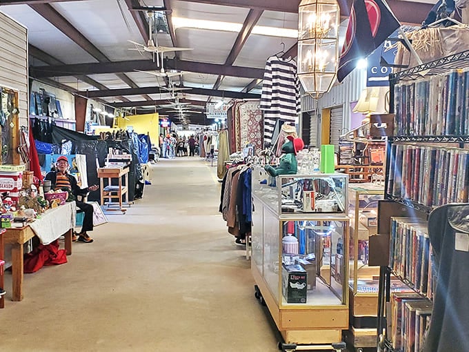 The indoor halls of J&J stretch like a treasure-filled horizon, where one person's castoffs become another's prized discoveries. Every aisle promises unexpected delights.