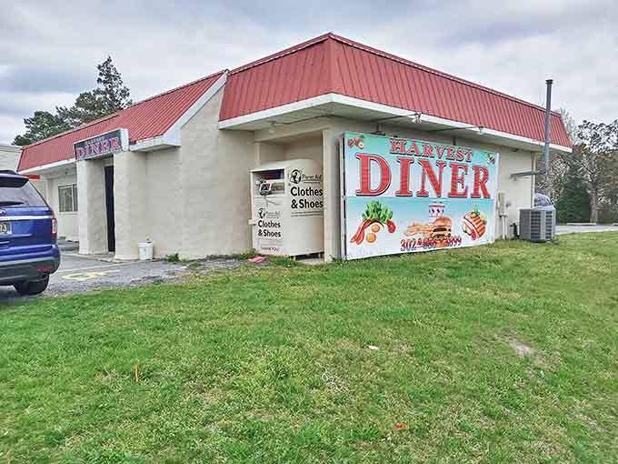 The unassuming exterior of Harvest Diner proves once again that culinary treasures often hide behind modest facades. That iconic red roof is your beacon to breakfast bliss.