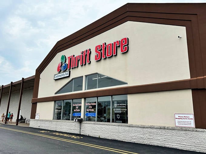 The women's section spans fashion eras and budgets alike, where designer labels mingle democratically with everyday brands in perfect harmony.