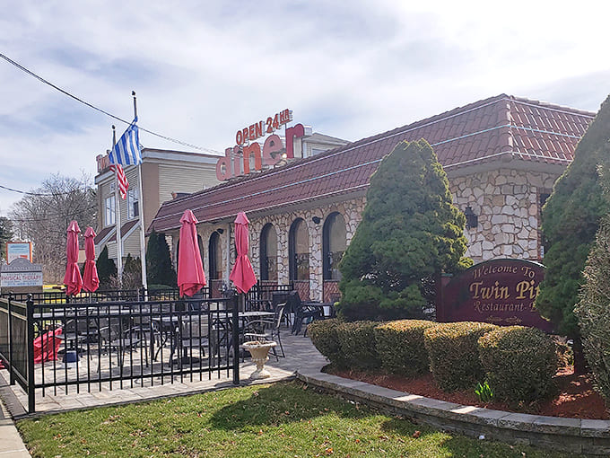 The outdoor patio at Twin Pines offers al fresco dining with a side of people-watching&mdash;perfect for those Connecticut summer evenings.