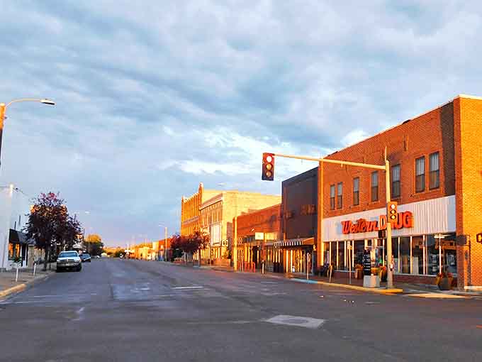 Wide open streets and big sky living&mdash;this is Glasgow, where your commute never involves honking or road rage therapy sessions.