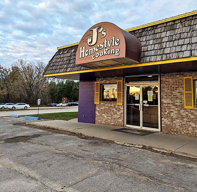 The iconic brown sign beckons hungry travelers like a lighthouse for breakfast enthusiasts. This unassuming exterior hides Cedar Falls' morning treasure.