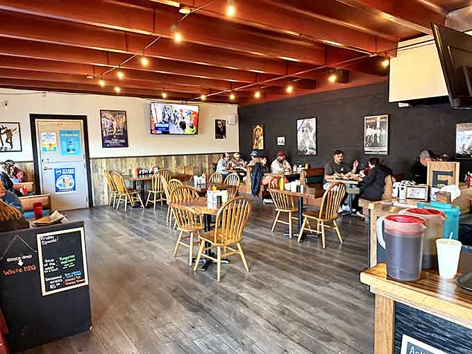 The dining room buzzes with the universal language of satisfaction &ndash; the nodding heads and quiet murmurs of people having religious experiences with barbecue.