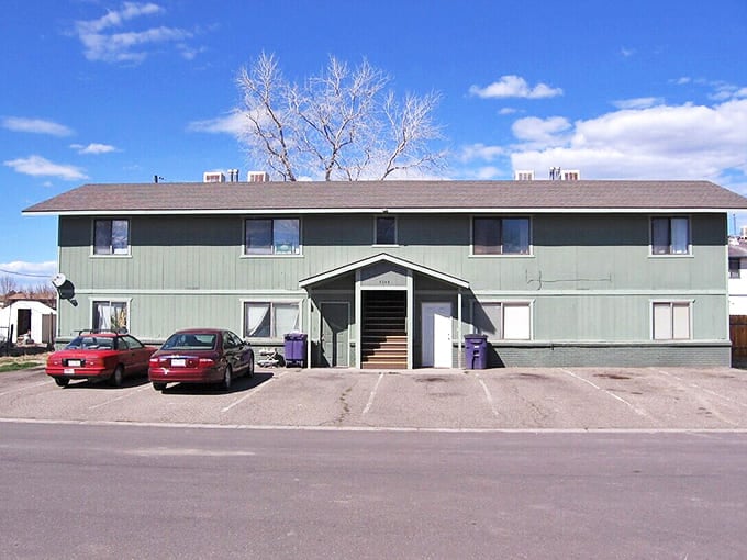 The apartment buildings of Clifton offer no-nonsense living with a side of spectacular mountain scenery.