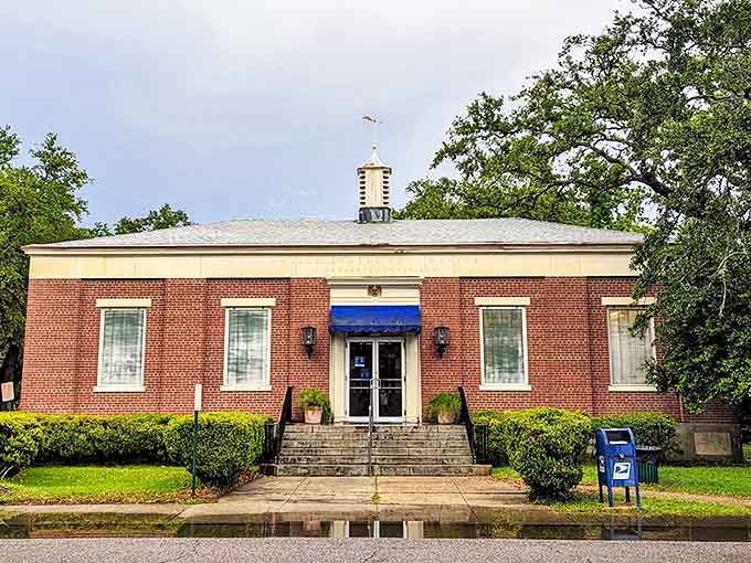 This tidy brick building in Jeanerette has that "just right" quality. Not too fancy, not too plain—Goldilocks would approve!