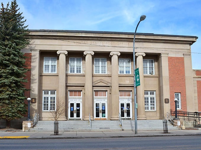 Anaconda's post office brings neoclassical grandeur to everyday errands&mdash;because even mailing a package deserves an architectural experience.