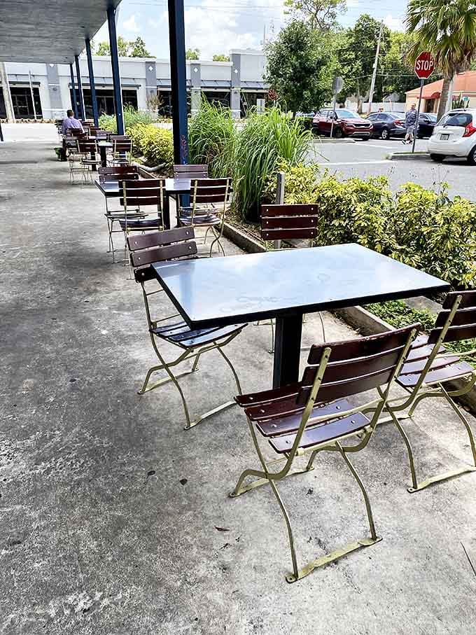 Outdoor seating provides a breath of fresh Florida air between bites of those legendary slices &ndash; al fresco pizza at its finest.