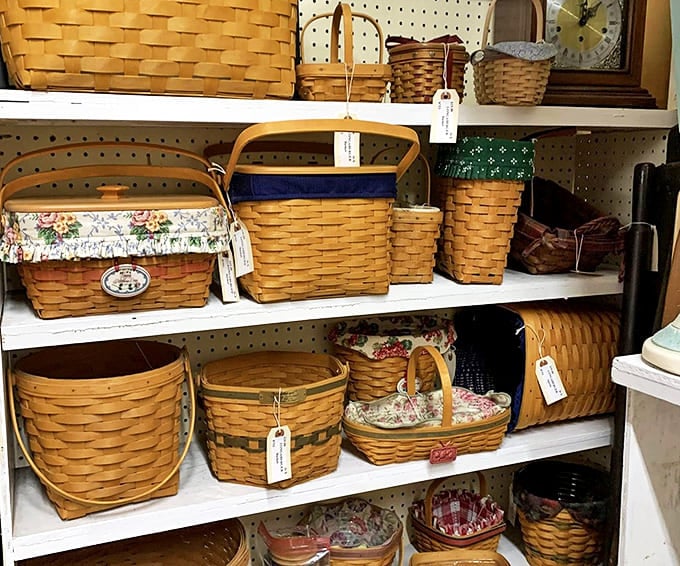 Longaberger heaven! These handwoven baskets weren't just for carrying things; they were status symbols for the discerning 1990s homeowner.