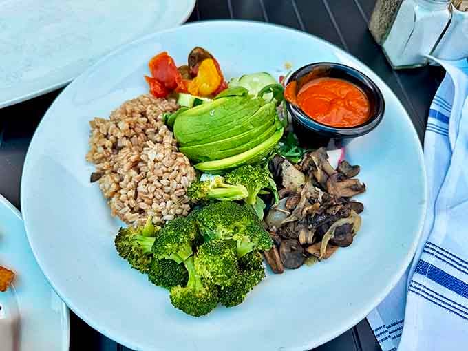 A bowl that nutritionists would high-five you for choosing&mdash;though your taste buds won't feel like they're making any sacrifices. Green goddess territory.