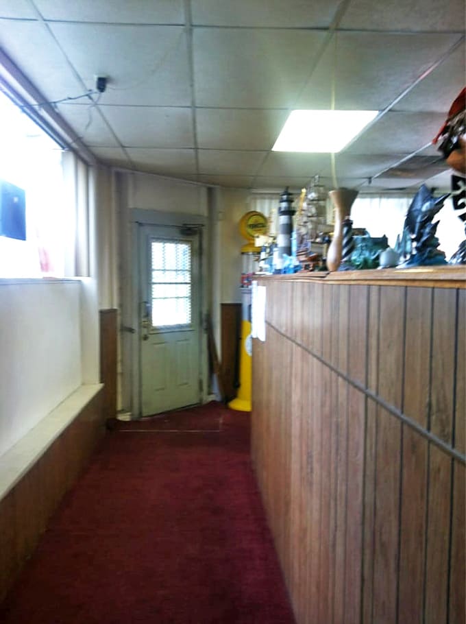 The humble exit hallway has seen generations of satisfied customers waddle out, already planning their return visit.