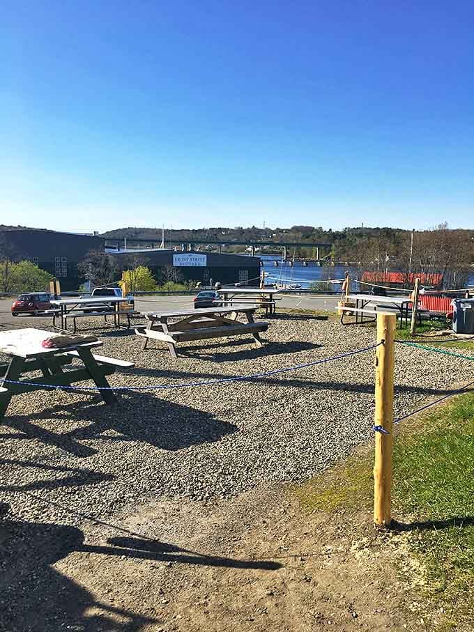 When Maine weather cooperates, the outdoor seating area offers harbor views with your hash browns&mdash;nature's perfect dining companion.